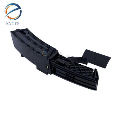 China 5145 7070 324 Car Drink Cup Bottle Dual Holder 51457070324 For BMW Z4 E85 E86 2002-2008 for sale