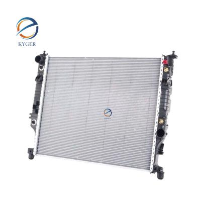 Cina A2515000603 Ricambi per autoveicoli Radiatore Serbatoio dell'acqua Serbatoio del radiatore 2515000103 2515000303 per Mercedes Benz W251 W164 in vendita
