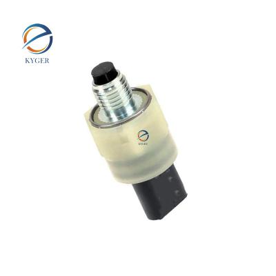 Cina Ricambi per auto di alta qualità 12618613333 Ricambi per motore a combustibile Sensore di pressione dell'olio 1261 8613 333 per BMW N20 F30 F25 F20 F10 E84 E89 in vendita