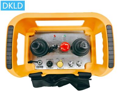 中国 Network Output Dual Rocker Four Mechanism Five Speed Crane Remote Control 販売のため