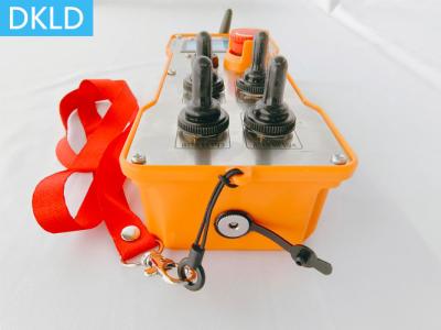 中国 Ultra Low Temperature -40 ℃, 2 Engines, 1 Receiver, 300 Meters, 4 Lever, 8 Switches, Fully Interlocked Industrial Remote 販売のため