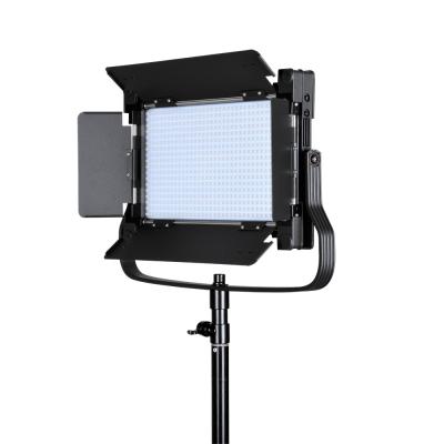 China da foto de controle remoto sem fio bicolor do diodo emissor de luz 5600-3200K de 39W LED680ASV luz video praticável com bateria do V-fechamento à venda
