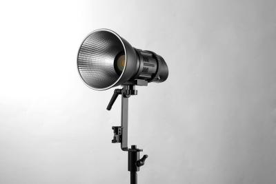Cina Fuoco compatto 50D, luce del giorno 5600K, 9714Lux/m della luce del LED con il riflettore, con telecomando in vendita