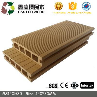 Cina Anti pavimenti 140 x 40mm di Decking di Wpc della piattaforma del centro della cavità della putrefazione 140 x 30mm in vendita