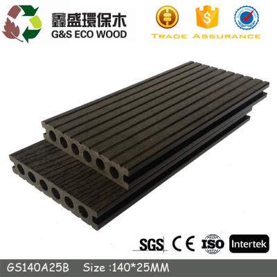 Cina Anti pavimenti 140 x 40mm di Decking di Wpc della piattaforma del centro della cavità della putrefazione 140 x 30mm in vendita