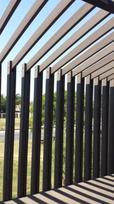 Cina pergola di legno uv coperta di legno del patio della pergola di anti corrosione di 200mm anti in vendita
