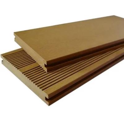 Cina pannelli composti di plastica di legno di Decking di 2M Good Malleability Solid Wpc 106 x 20mm in vendita