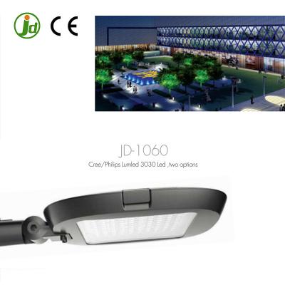 Cina 100lm/W muoiono l'iluminazione pubblica di energia solare di fusion d'alluminio Shell 30W in vendita
