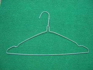 China 16 icnehes metal wire hanger for sale