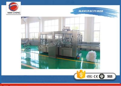 Cina Macchina di rifornimento dell'acqua minerale SUS304, imbottigliatrice dell'acqua 3KW 2000bph in vendita