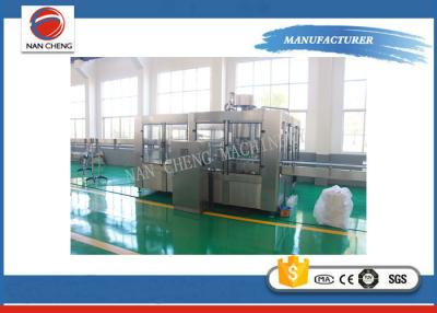 Cina Macchina di rifornimento della piccola scala 2000bph 3KW, imbottigliatrice automatica in vendita