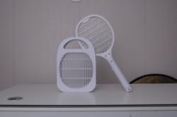 China Dos en una FCC anti 365nm del mosquito de Zapper de tenis del poder más elevado del insecto eléctrico de la estafa en venta