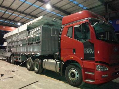 China 3axle 50tons Animal Livestock Bulk Cargo Truck Semitrailer Fence Trailer for sale