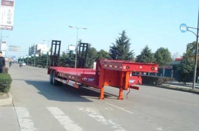 China 40ton -60 Ton Lowbed Trailer 2 Axle Low Bed Semi Trailer for Sale 40tonnes Tire Exposed Lowboy Low Loader Semi-Trailer with Folading Ladder for sale