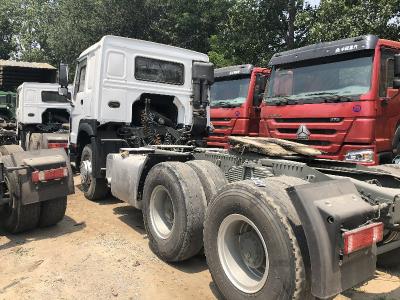 China Good Quality Low Price 2016 Model 6X4 375HP Sinotruck HOWO Used Tractor Truck in Africa for sale