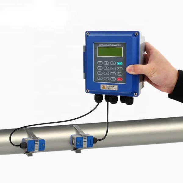 Quality High Precision Ultrasonic Flow Meter 4-20mA Output Wall Mounted Easy Installation for sale