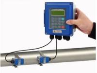 China DN50 Clamp On Ultrasonic Flow Meter Versatile Environmentally Friendly Liquid Measurement for sale