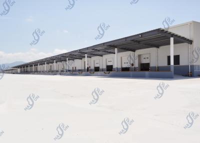 Cina La porta sezionale industriale automatica dell'ascensore standard ha isolato lo spessore sezionale delle porte 40mm del garage in vendita