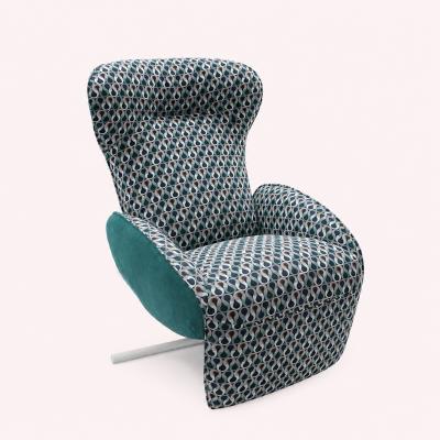 China Ergonomic Zero Gravity Power Recliner Chair With Metal Frame High Resilience Foam for sale