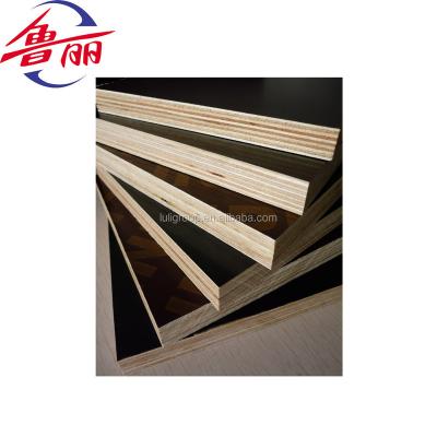 中国 Furniture Decoration Cheap Price Black / Brown Film Faced Plywood 販売のため