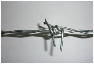 China Stainless Steel Wire Barbed Wire Making Compact Structure Saving Materials for sale