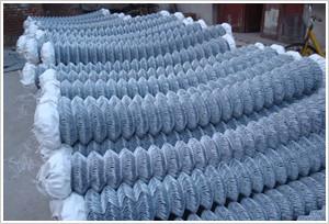 China Chain Link Wire Mesh Metal Fence Stainless Steel 30-100mm Mesh Stadium Security for sale