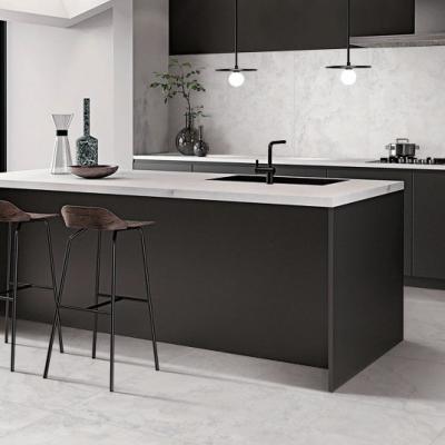 Cina Moderno stile Porcellana Piastrelle Grigio chiaro e bianco Travertino Look Outdoor Piastrella da parete in vendita