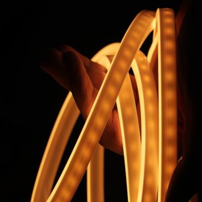 Cina striscia al neon flessibile 8W SMD 3014 bianco sintonizzabile 2700K 5700K 6,5 mm x 12 mm 24 V in vendita
