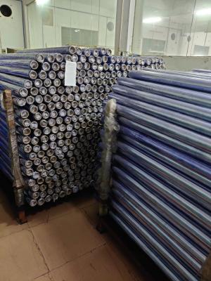 Cina il PVC di plastica 40kg ha stampato il blu di allungamento 42PHR del film non appiccicoso per l'imballaggio in vendita