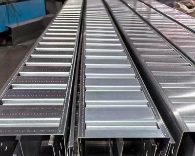 中国 Durable Wire Ss 304 Cable Tray For Medium To Heavy Duty Applications 販売のため