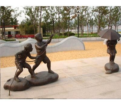 China Bronze Children in park fly a kite Statue Sculpture for Garden Decoration for sale