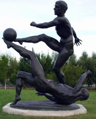 China Outdoor decoration garden bronze football sculpture for sale