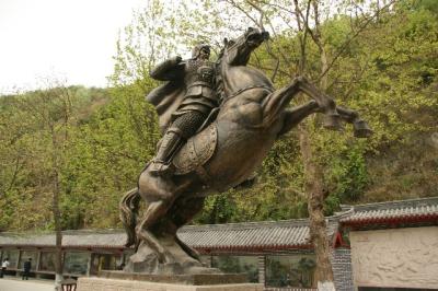 China Bronze Great Man Riding Horse Statue Bronze Man & Horse Sculpture for sale