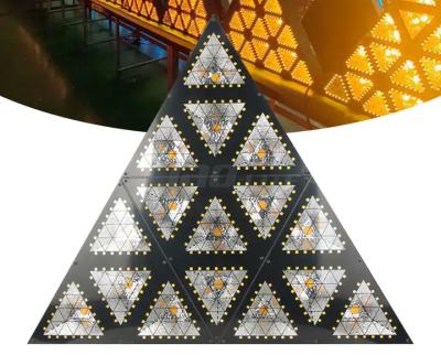 Cina DMX RGBW Triangolo Led Matrix 16x30W 576*0.3W RGB Sfondo Triangolo Effetto Luci in vendita