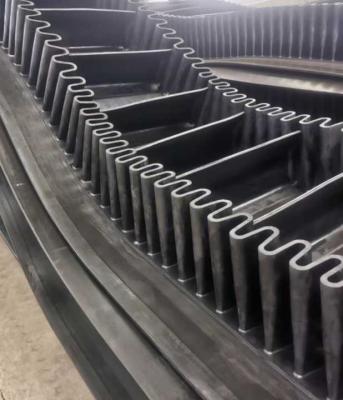 China Black Corrugated Sidewall Conveyor Belt for Large Inclination Transportation for sale