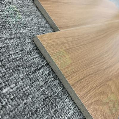 Cina Imiti la struttura di legno solida diritto orla l'ente che completo la porcellana piastrella resistente all'uso in vendita