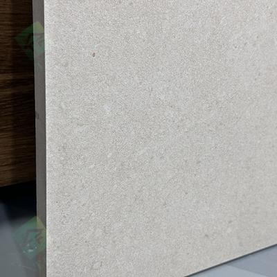中国 非灰色R12マットの表面の無作法な屋外の磁器の床タイルのスリップ 販売のため