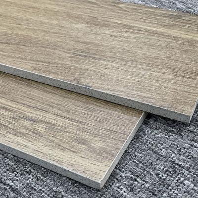 Cina Mattonelle di legno d'imitazione dell'anti di slittamento quercia di superficie ruvida 150*900mm per il salone in vendita
