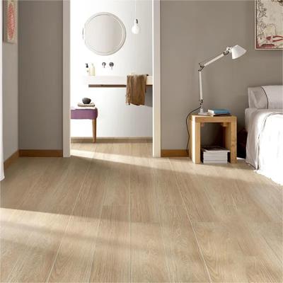 Cina Matte Finished Acid Resistant Straight orla 150*900mm imita le mattonelle di legno solide di struttura in vendita