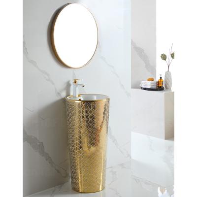 Cina Toilette occidentale di un pezzo ceramica dell'oro della ciotola di toilette del bagno dell'OEM di T&F in vendita