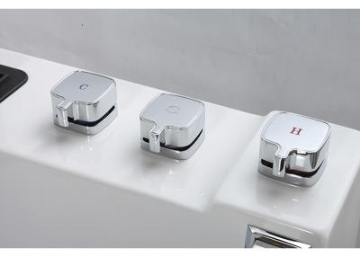 Cina Massaggio d'inzuppamento della bolla della vasca da bagno della Jacuzzi di 2 persone indipendente con la TV in vendita