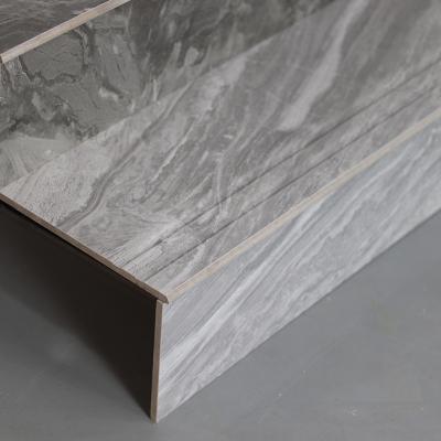 Cina Non le scale di slittamento hanno lustrato le mattonelle leggere di Gray Marble Look Design Staircase delle mattonelle in vendita