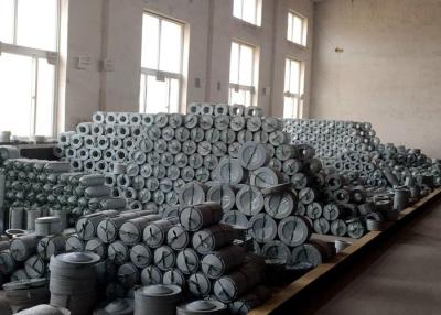 Cina il diametro interno su misura dei cappucci protettivi 323.85mm del filtrante ha galvanizzato il materiale d'acciaio in vendita