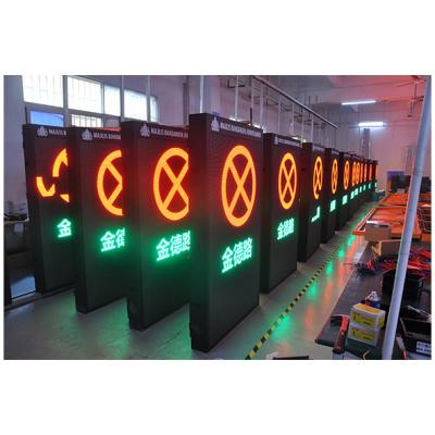 Cina Display a LED per semafori con Wifi 4g e segnale LED per messaggi pubblicitari wireless in vendita