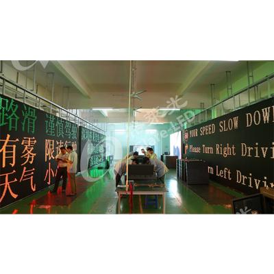中国 VMS LEDディスプレイ 可変メッセージサイン 100,000時間寿命 16*8解像度および8*16仕様 販売のため