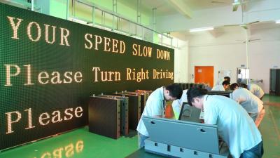 China 12000 Brillo 16*8 Resolución Tablero de mensajes de tráfico Autopista VMS señales en venta