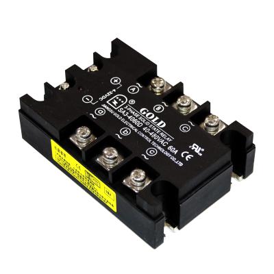 Cina 40-530VAC 3 Phase SSR Relay 10a Electrical in vendita