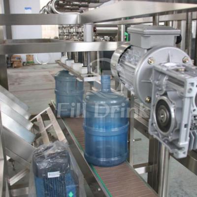 Cina 3 nella linea macchina del riempitore 6 della bottiglia da 1 gallone di rifornimento automatica della brocca di gallone in vendita