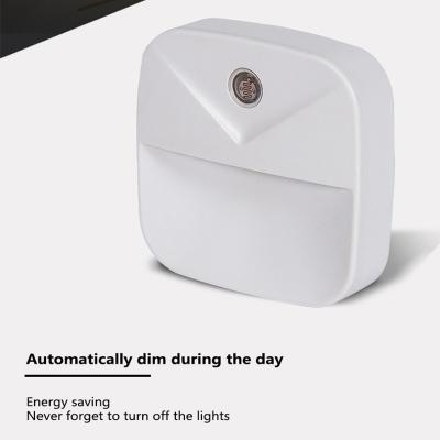 Cina 29g intelligente ha condotto la piccola lampada economizzatrice d'energia di induzione della luce notturna 0.4W in vendita