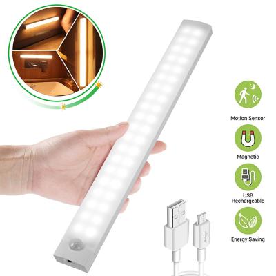Cina Luci notturne senza fili del sensore di moto di 450MAH 7.2W LED per la scala della camera da letto in vendita